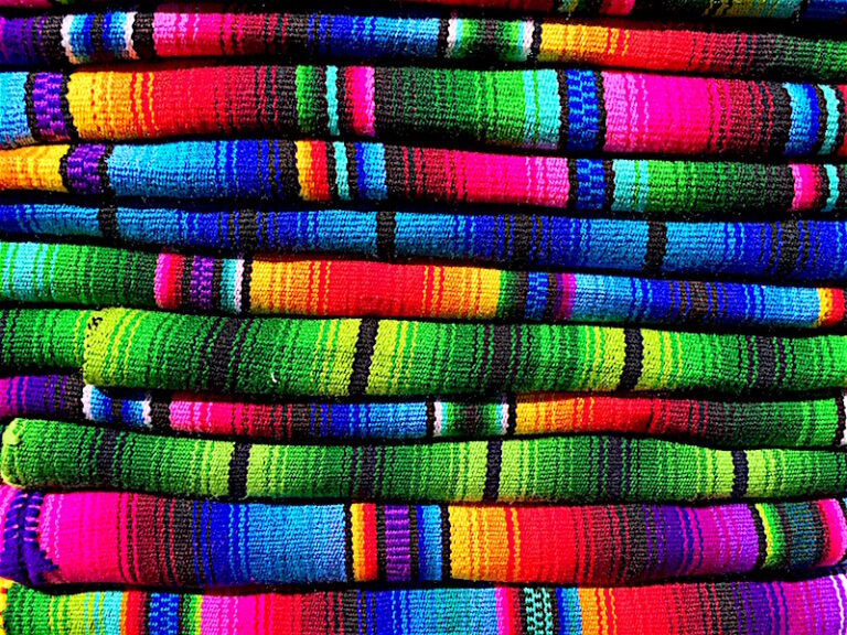 Simbolismo y significado de los colores en los rituales mayas